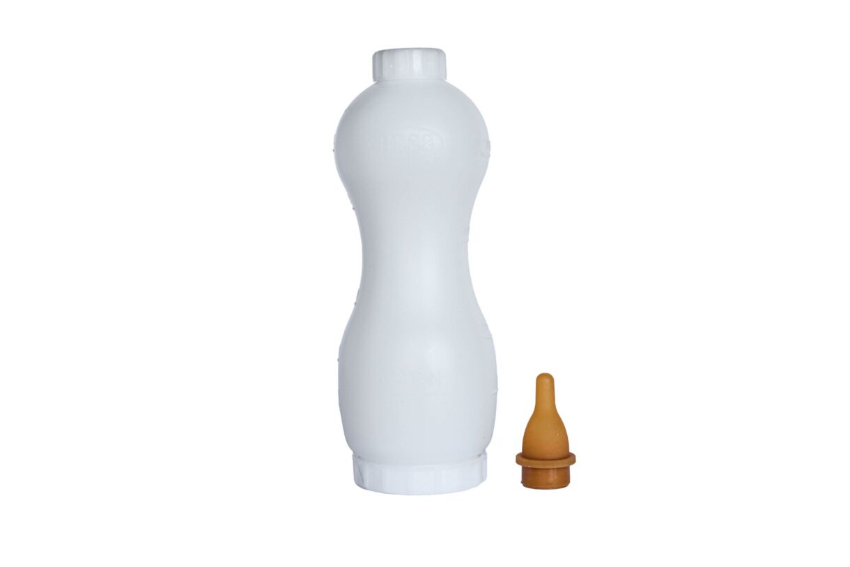 Bess Lamb Feeding Bottle 1L - Davidsons Farm & Country